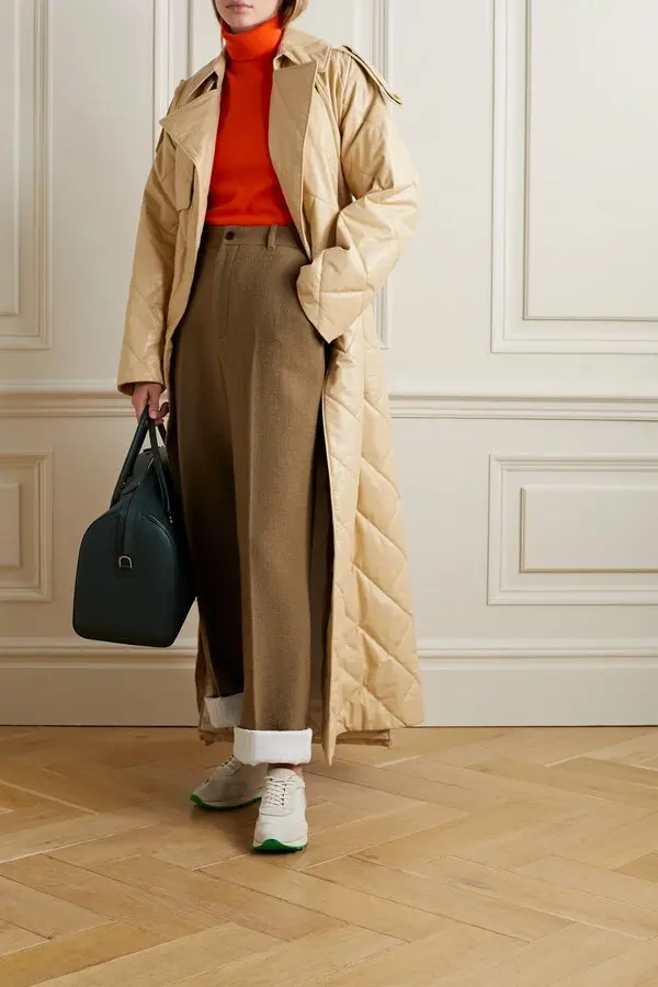 THE ROW Ciba Cashmere Turtleneck Sweater