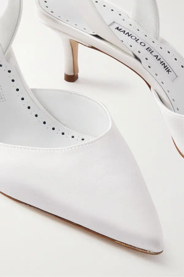 Manolo Blahnik Carolyne Bridal 50 Slingback Pumps - White