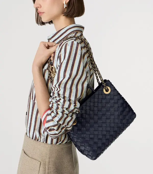 Bottega Veneta Small Leather Andiamo Chain Shoulder Bag - Blue
