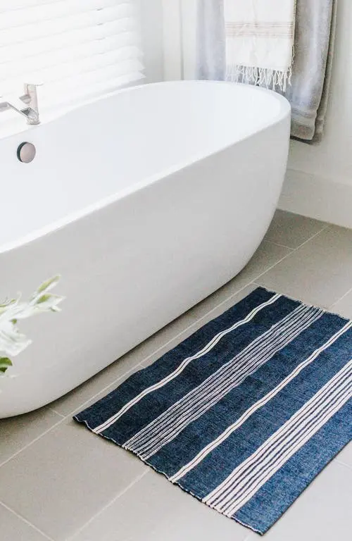 CREATIVE WOMEN Aden Bath Mat - Navy/natural