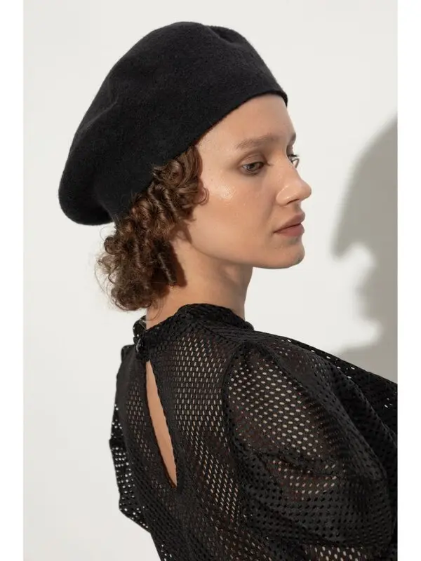 Vivienne Westwood Orb-Embroidered Beret - Black | Editorialist display picture 3