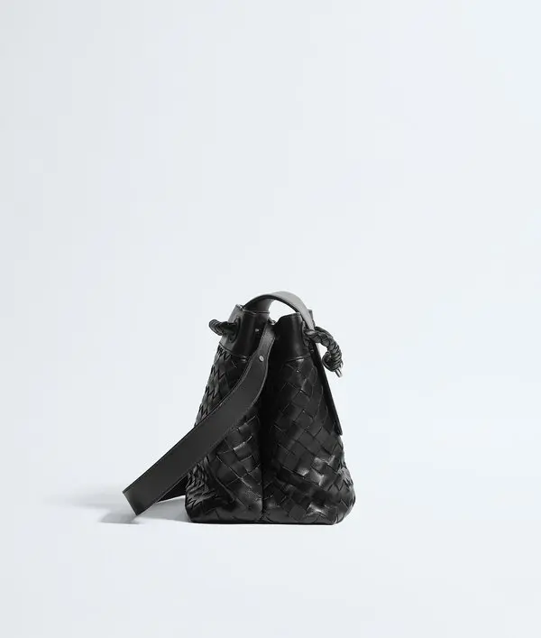 Bottega Veneta Medium Andiamo Messenger Bag - Black