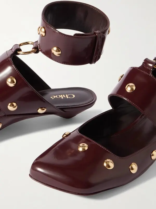 Chloé Jade Studded Leather Pumps - Burgundy