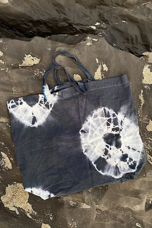 LAYLI DYES HARD Tie-dye Cotton Mega Tote - Charcoal Classic