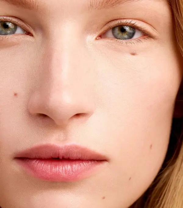WESTMAN ATELIER Vital Skin Foundation Stick - Beige