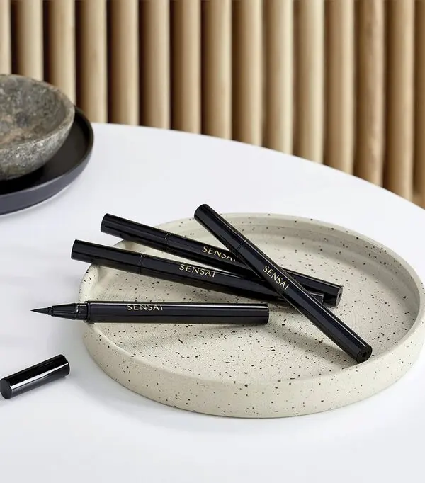SENSAI Liquid Eyeliner - Black