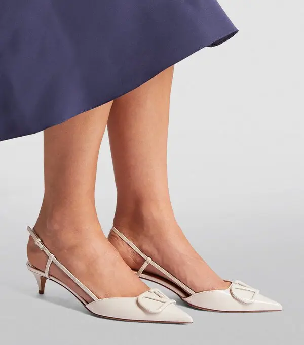 Valentino Garavani Vlogo Slingback Pumps - Ivory