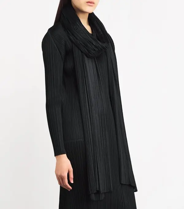 Issey Miyake Basic Madame-t Stole