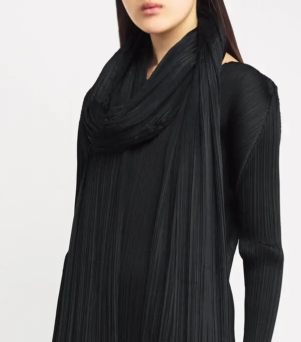 Issey Miyake Basic Madame-t Stole