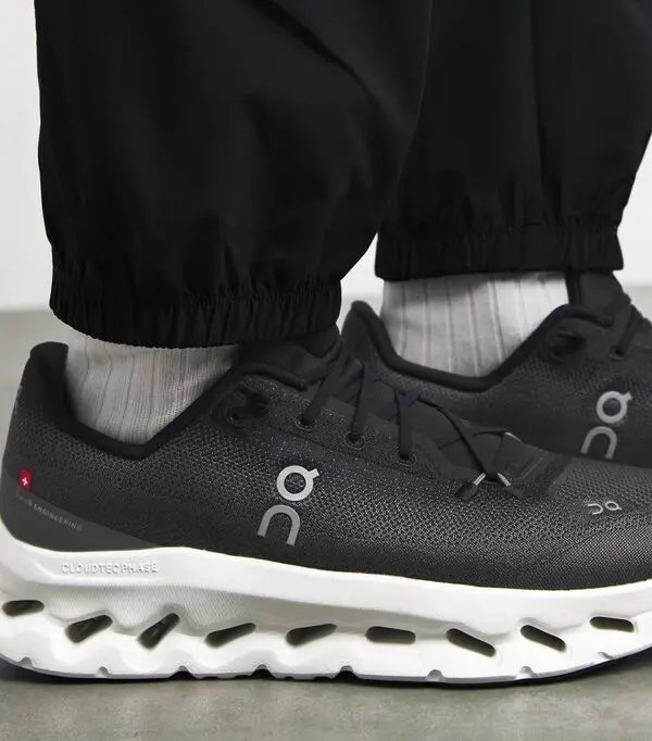 On Cloudtilt Trainers - Black