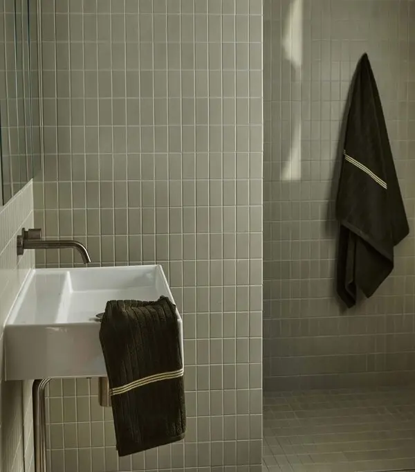 BAINA Emerald Hand Towel