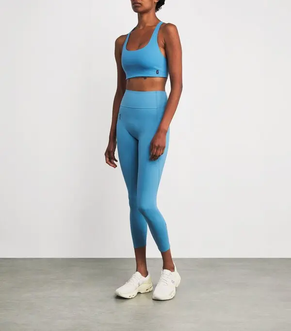 On Cloudpulse Trainers - White
