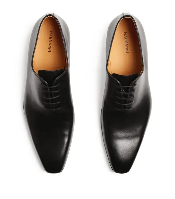 Magnanni Wholecut Oxford Shoes