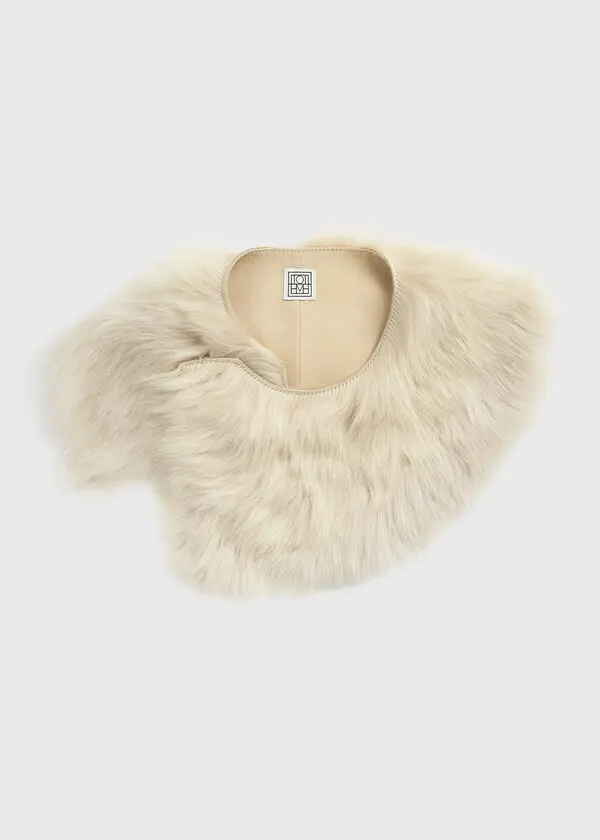 TOTEME Silky Shearling Collar
