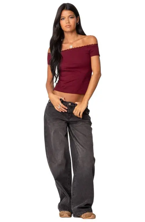 EDIKTED Xoe Lace Trim Off The Shoulder Crop Top - Burgundy