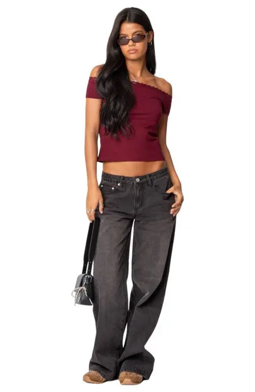 EDIKTED Xoe Lace Trim Off The Shoulder Crop Top - Burgundy