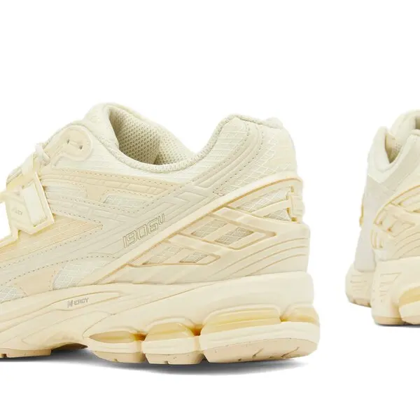 NEW BALANCE M1906nk Sneakers