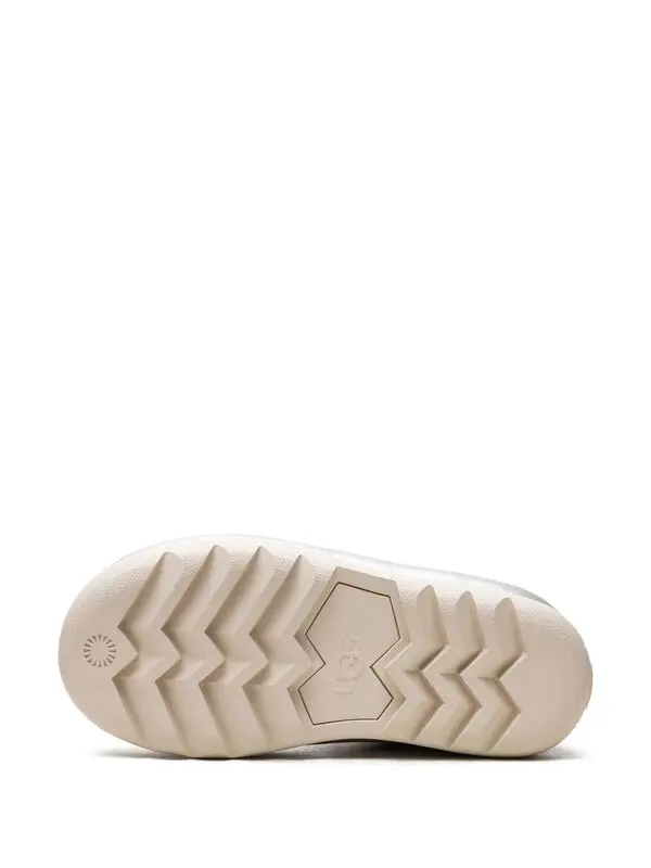 UGG Classic Maxi Mini Metallic Boots - Silver