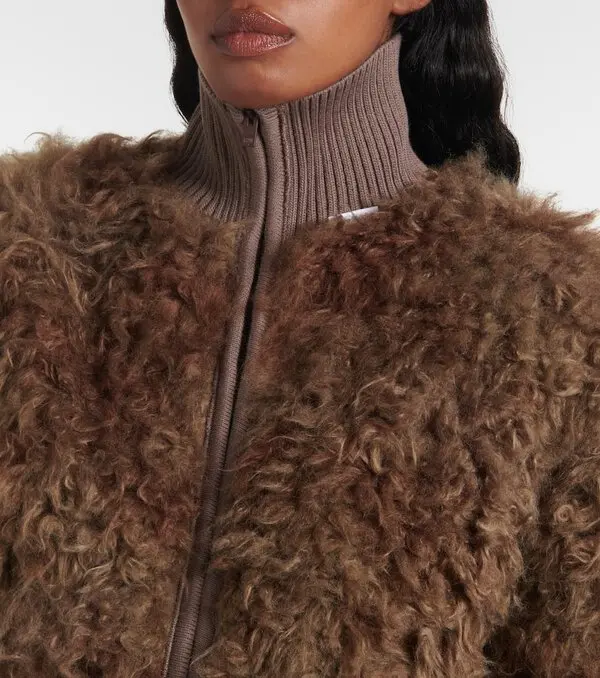 【Acne studios】ブラウンファーコート Acne Studios Faux-Fur Jacket In Brown - 30% Off | Editorialist