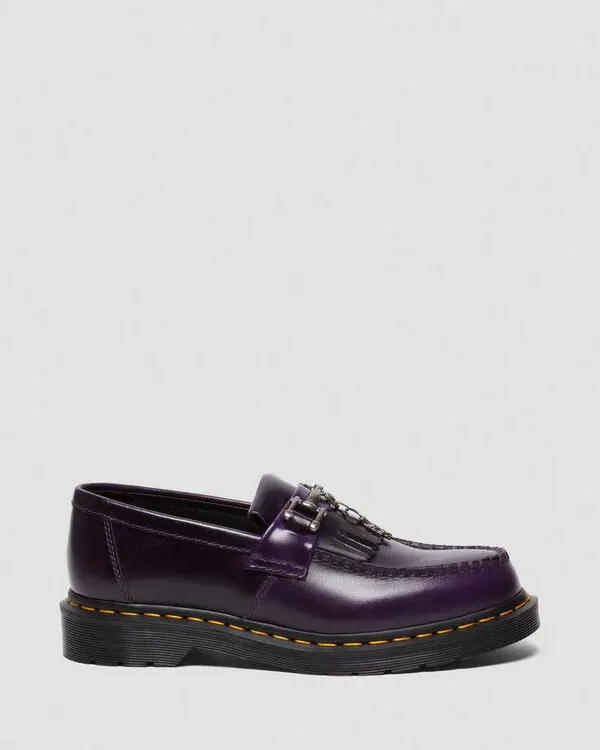 Dr. Martens Adrian Bone Snaffle ローファ Dr. Martens Adrian Snaffle Bone Charm Tassel Loafers In Purple