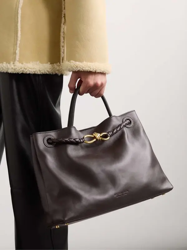 Bottega Veneta Andiamo Medium Leather Tote - Brown
