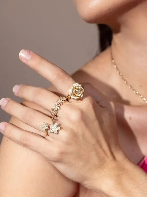 SYDNEY EVAN 14kt Yellow Diamond Daisy Eternity Ring