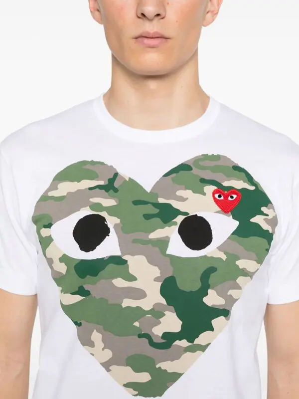 Play Comme Des Garcon Camouflage Heart-print T-shirt