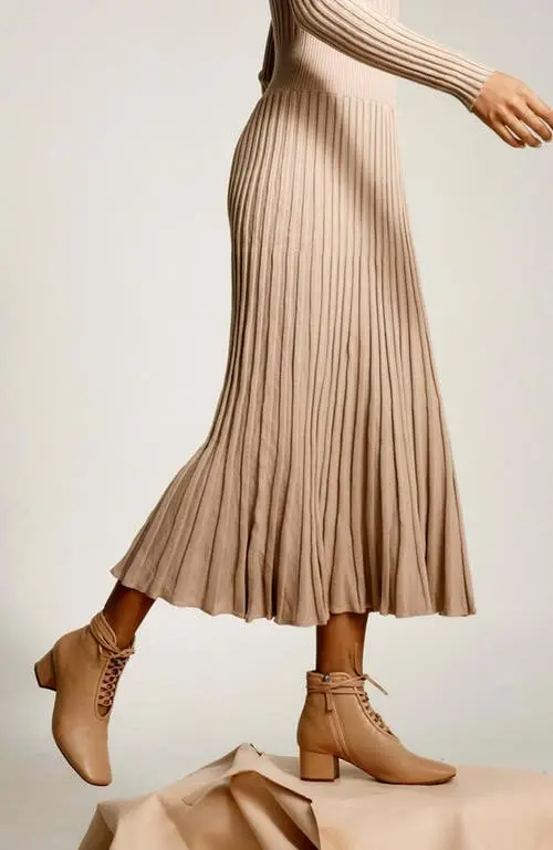 DANIELLA SHEVEL Cleo Ankle Boot - Beige