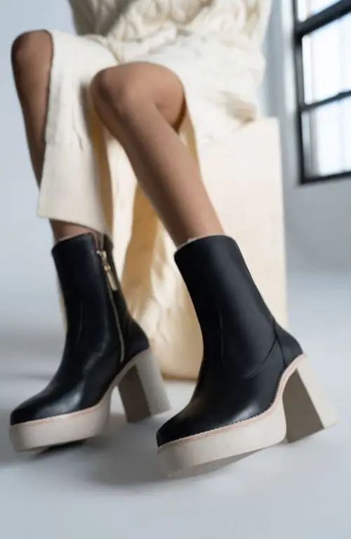 DANIELLA SHEVEL Lugg Ankle Boots - Black