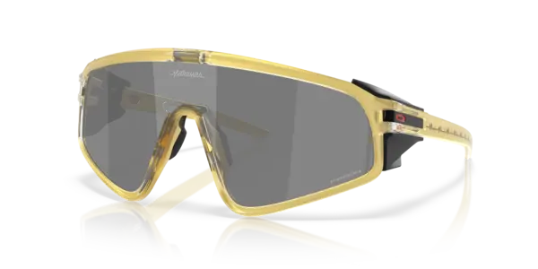 Oakley Latch Panel Patrick Mahomes Ii Collection Sunglasses - Gold