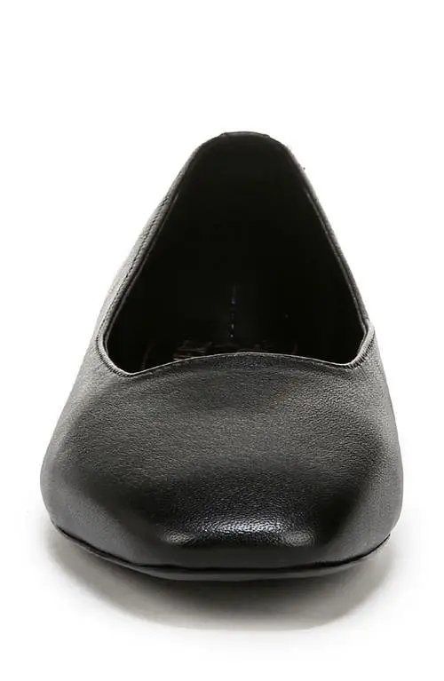 Naturalizer Chelsea Flat