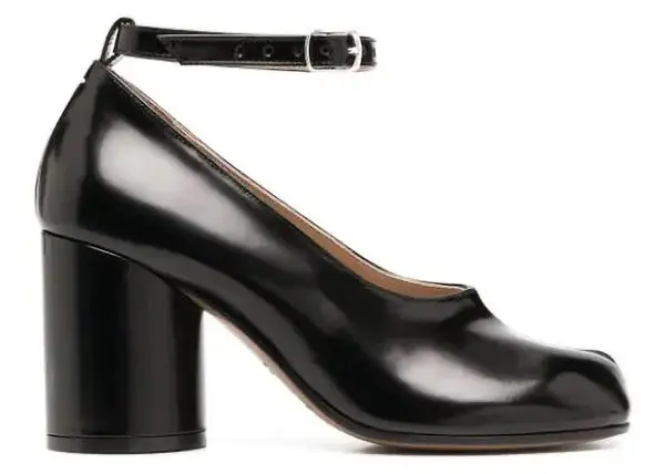 MAISON MARGIELA Tabi Mary Jane Leather Pumps - Black