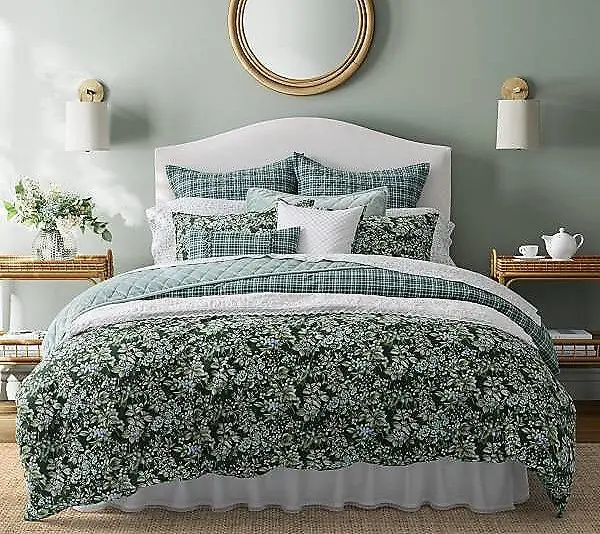 Laura Ashley Bramble Floral Green King Duvet Co Ver Bonus Set - One-color