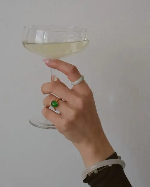SEREE Dew Jade-green Chalcedony Ring - Bright Green