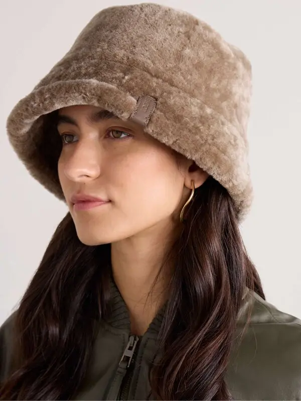 On Shearling Bucket Hat - Beige | Editorialist display picture 1