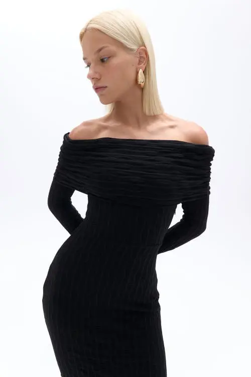 nocturne off the shoulder dress Nocturne Off-The-Shoulder Layered Design Maxi Dress In Black - 60% Off