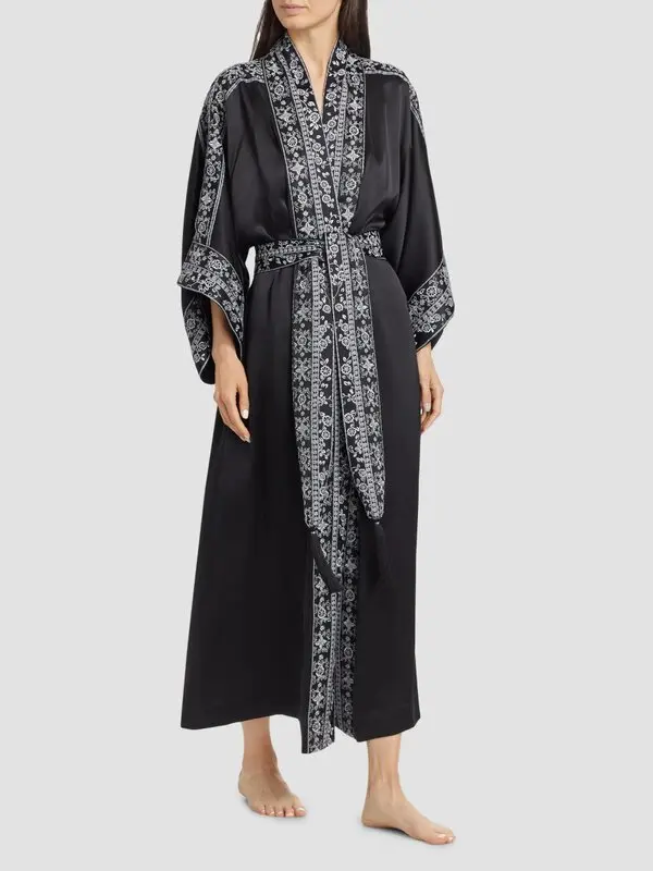 Natori Ysobel Embroidered Robe