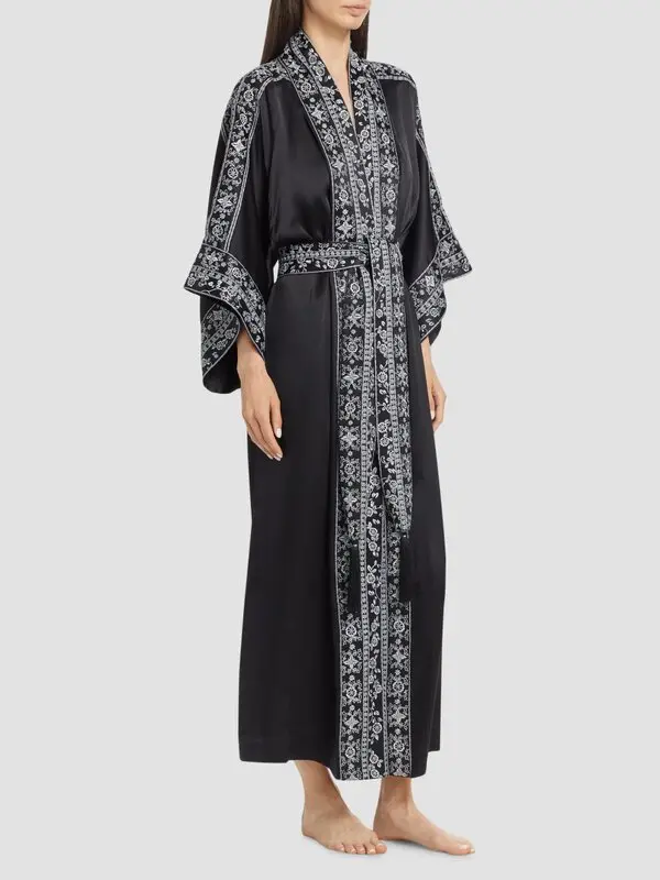 Natori Ysobel Embroidered Robe