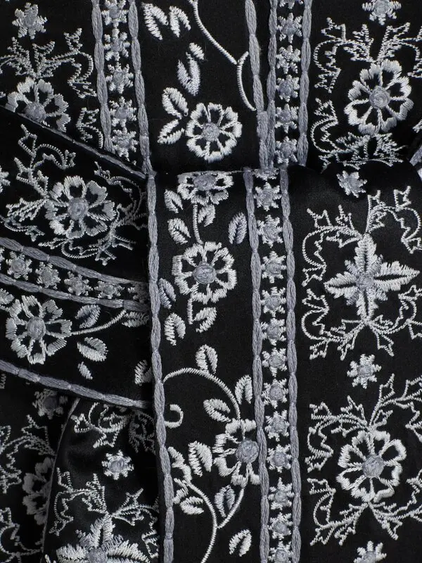 Natori Ysobel Embroidered Robe