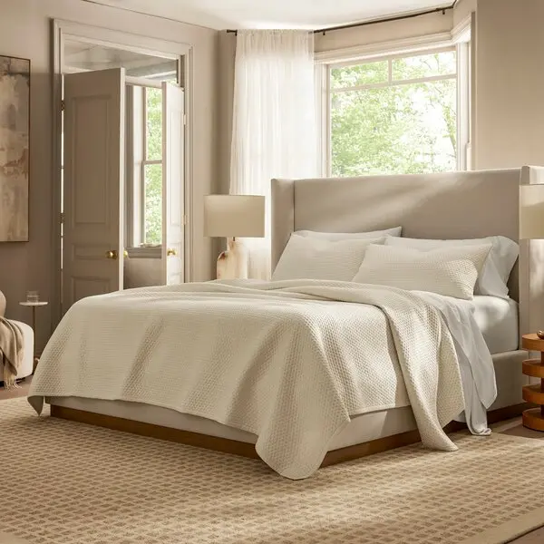 BOLL & BRANCH Signature Textured Stitch Quilt, Twin - Cream
