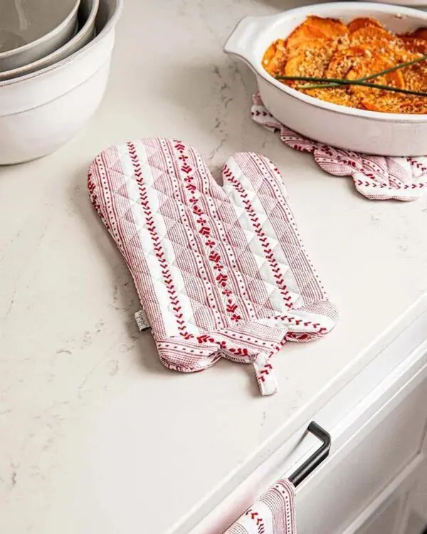JULISKA Villa Stripe Ruby Oven Mitt And Pot Holder 2pc Set - Red