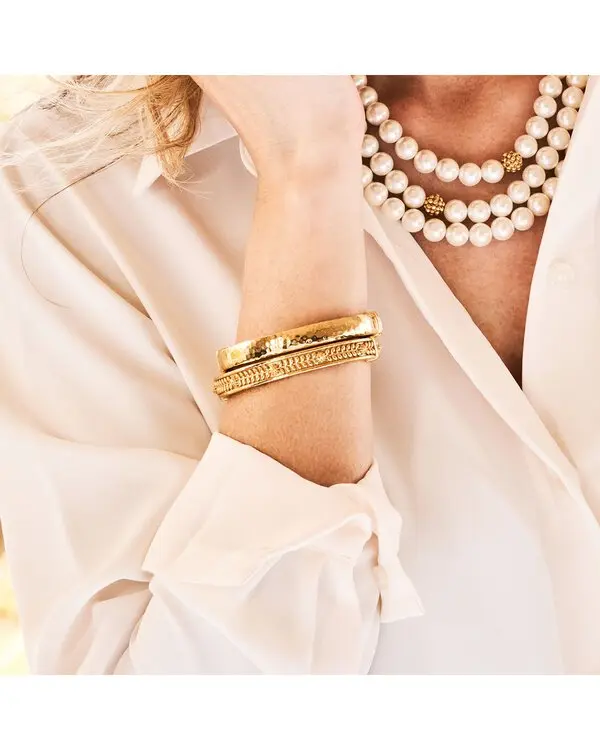 CAPUCINE DE WULF Berry Vine Hinged Bangle Bracelet