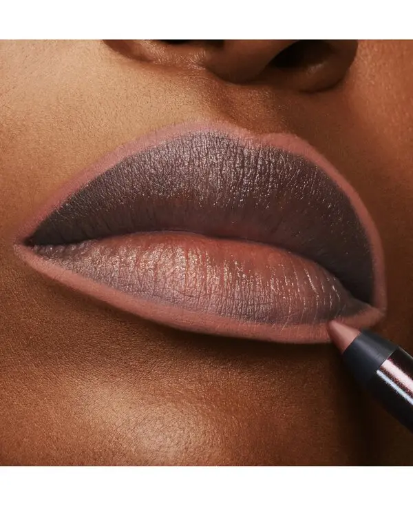 TOM FORD Runway Lip Liner Pencil In Matte - Irresistible