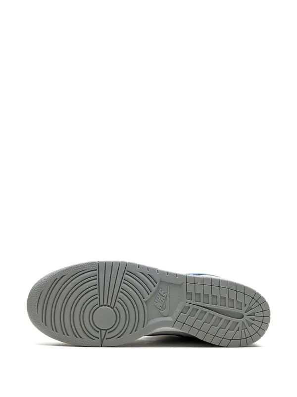 Nike Dunk Low Sneakers