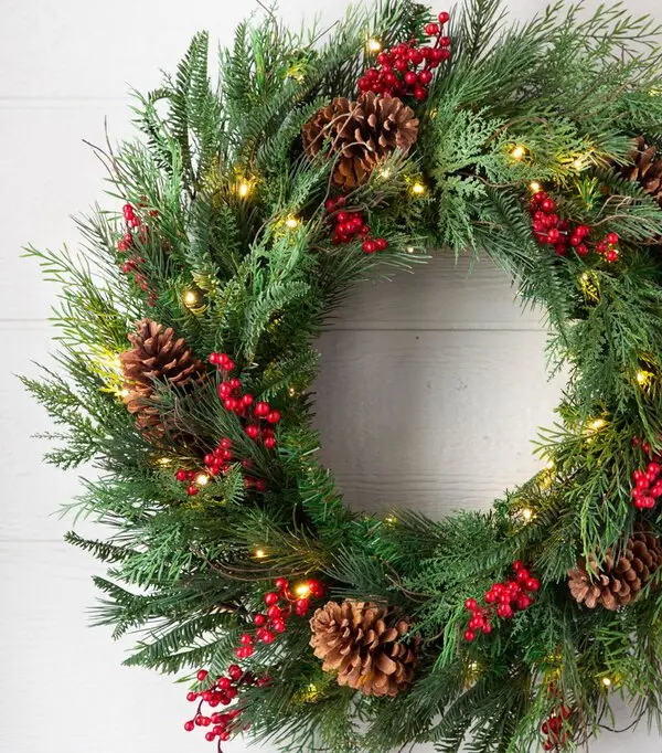 BALSAM HILL Outdoor Red Berry Wreath
