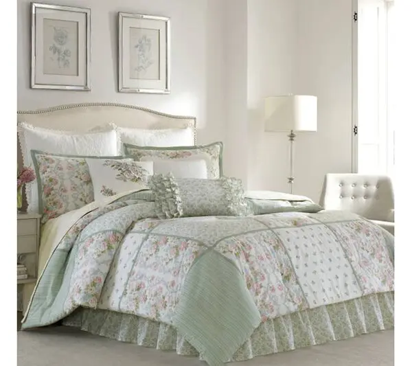 Laura Ashley Harper Bright Green Queen Comforte Set - One-color