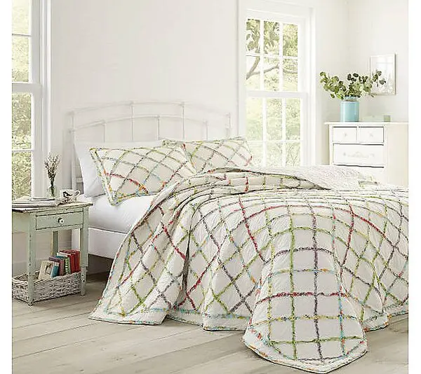 Laura Ashley Ruffle Garden Full Queen Quilt - One-color