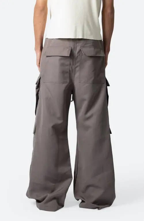 Mnml Oversized Double Cargo Pocket Pants - Brown