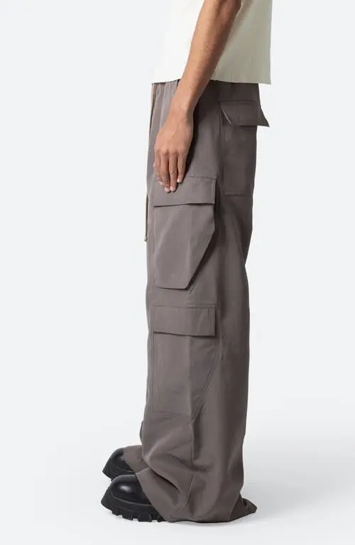 Mnml Oversized Double Cargo Pocket Pants - Brown