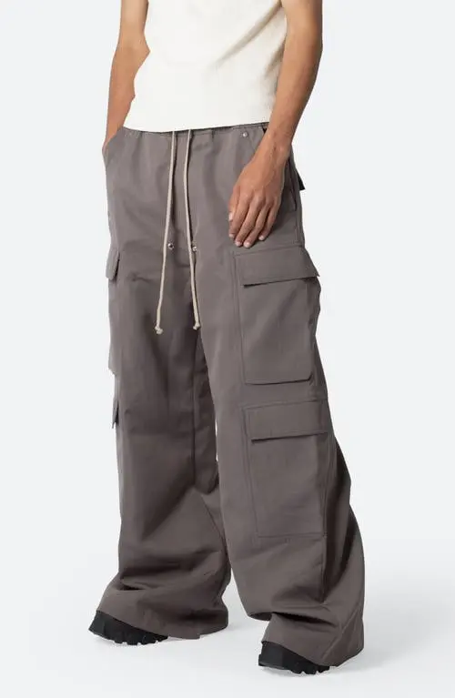 Mnml Oversized Double Cargo Pocket Pants - Brown